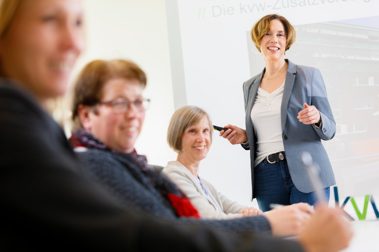 Mitglieder-Info 4 / 2023 Neustart Infoveranstaltungen - kvw - Kommunale ...